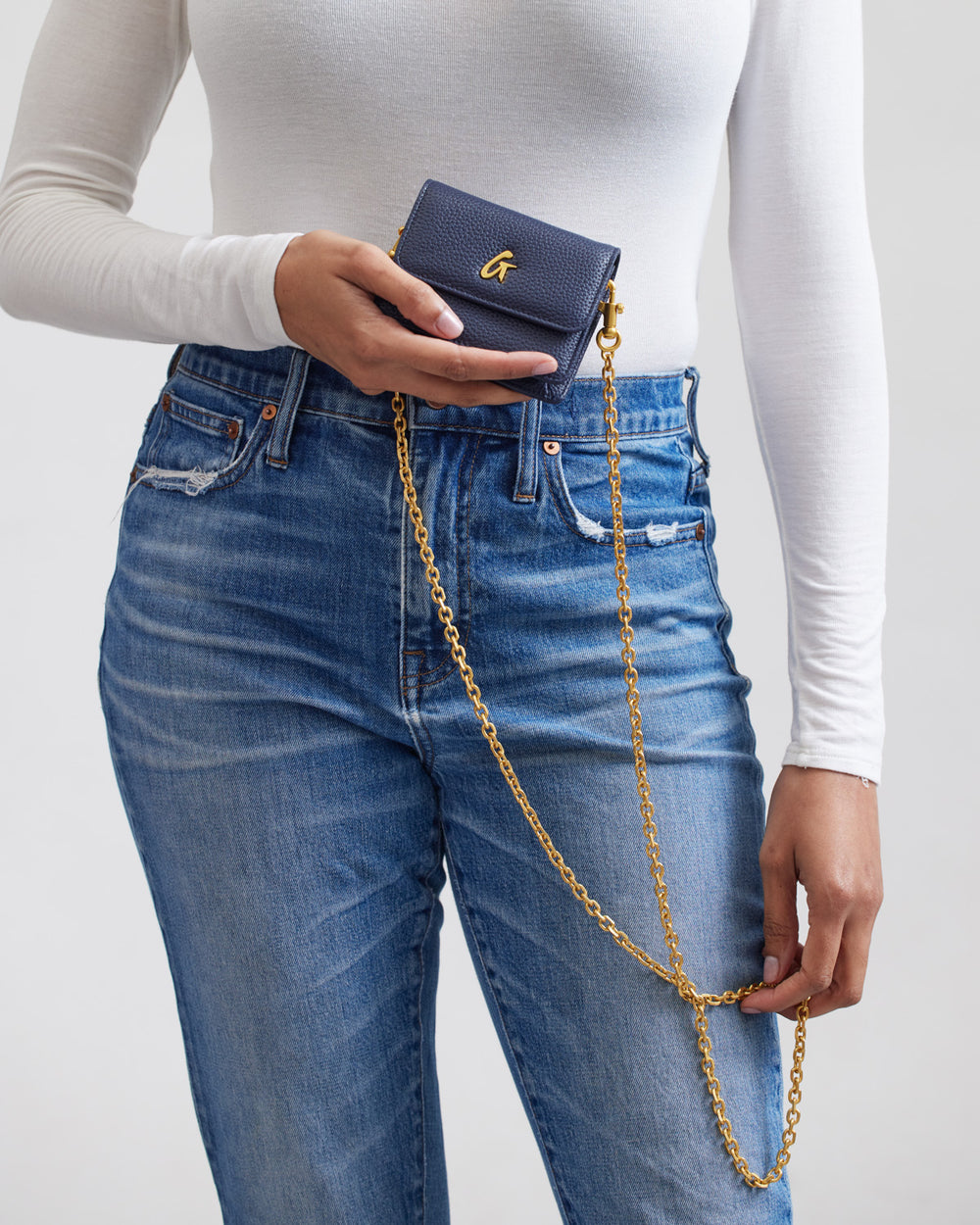 "Vegan Pebble Mini Wallet on Chain Navy: Convenient Luxury for Events ...