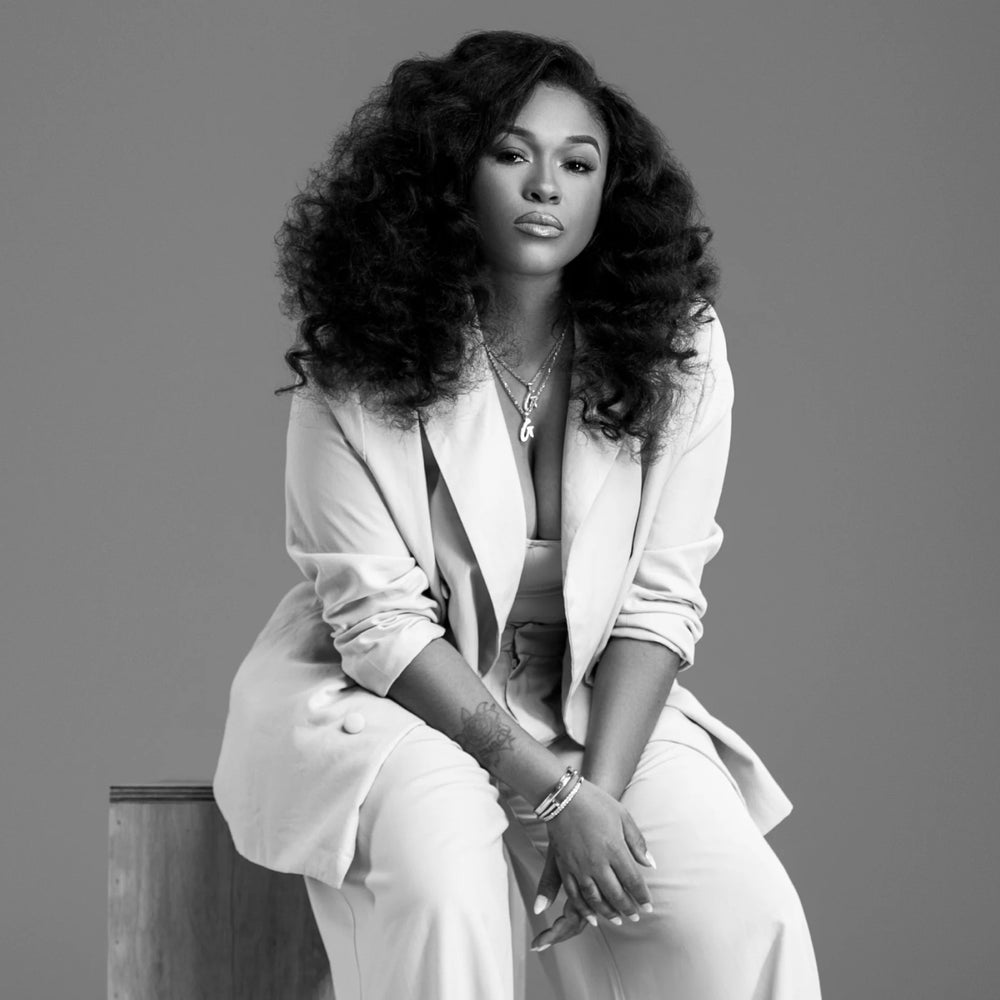 About Mia Ray | Glam-Aholic Lifestyle Founder